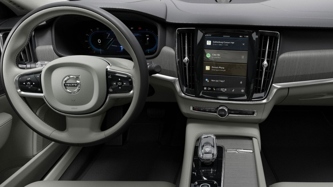 Prices and Specifications for Volvo S90 Momentum 2023 in Saudi Arabia | Autopediame